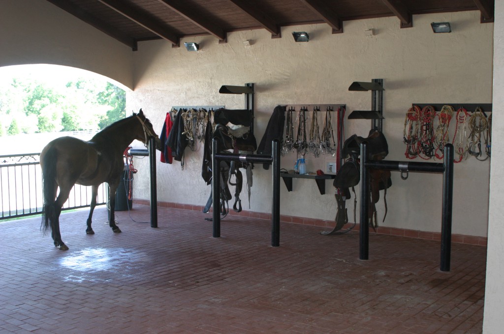Stall/Barn Accessories - Double R Manufacturing