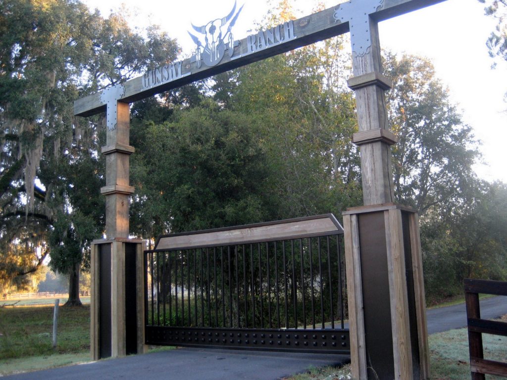 custom_fabricated_metal_swing_steel_wood_entrance_estate_farm_ranch ...